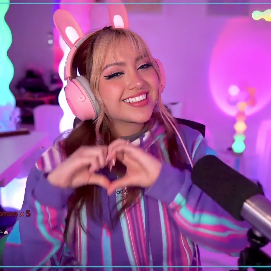 Saludo de Ari Gameplays | Streamer Mexicana Top Twitch | Famosos Mexico